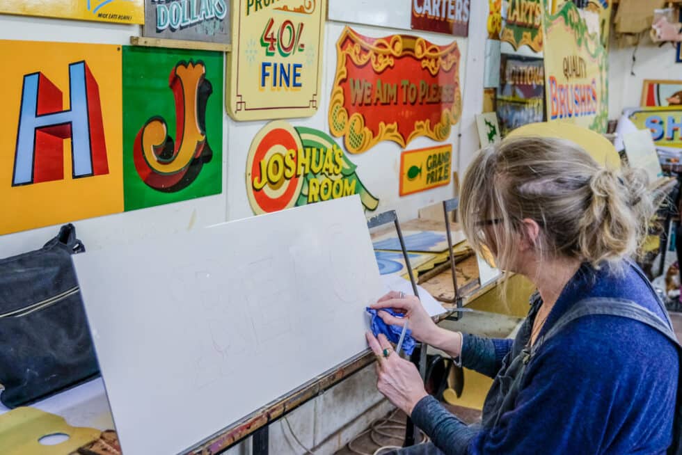 What skills do you need to be a signwriter and how can you learn to ...